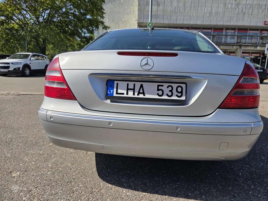 Серый Мерседес Е 320 2002 в Алитус, объемом двигателя 3.20 л и пробегом 273 тыс. км за 2800 €, фото 10 на AUTOMOTO.COM.LV