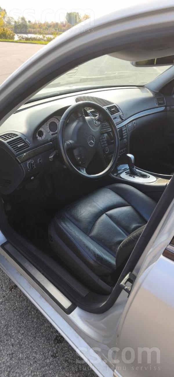 Pelēks Mercedes-Benz E 320 2002 Rīga, ar dzinēja tilpumu 3.20 L un nobraukumu 0 tūkst. km par 3000 €, foto 9 vietnē AUTOMOTO.COM.LV