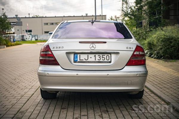 Grey Mercedes-Benz E 320 2003 in Riga, with an engine capacity of 3.20 L and mileage of 0 thousand km for 1490 €, photo 5 on AUTOMOTO.COM.LV