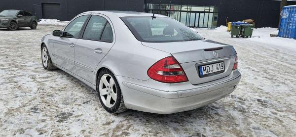 Grey Mercedes-Benz E 320 2003 in Kaunas, with an engine capacity of 3.20 L and mileage of 340 thousand km for 2350 €, photo 5 on AUTOMOTO.COM.LV