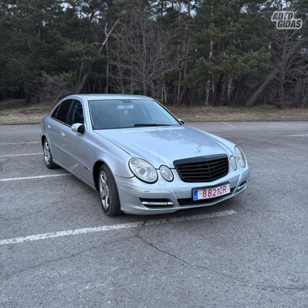 Pelēks Mercedes-Benz E 320 2003 Klaipėda, ar dzinēja tilpumu 3.20 L un nobraukumu 400 tūkst. km par 2800 €, foto 1 vietnē AUTOMOTO.COM.LV