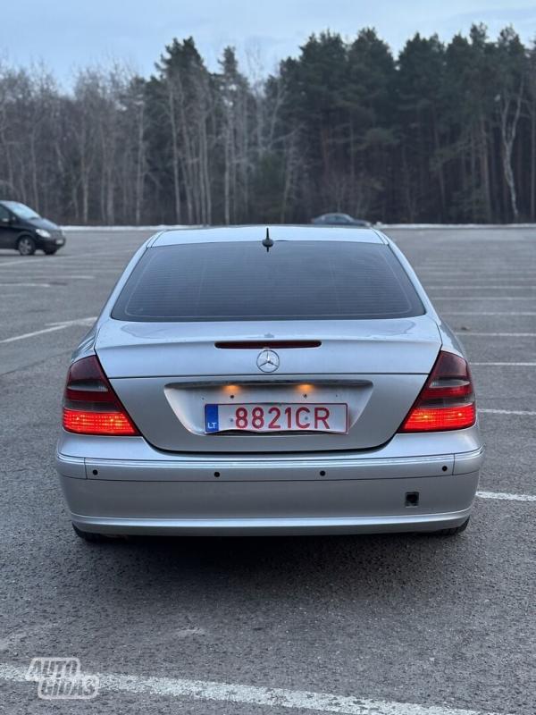 Pelēks Mercedes-Benz E 320 2003 Klaipėda, ar dzinēja tilpumu 3.20 L un nobraukumu 400 tūkst. km par 2800 €, foto 6 vietnē AUTOMOTO.COM.LV