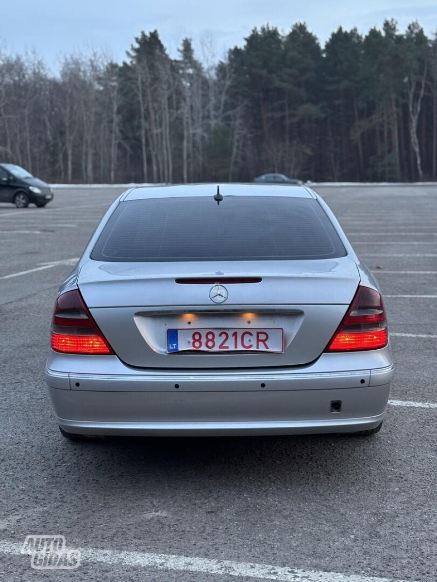 Grey Mercedes-Benz E 320 2003 in Klaipeda, with an engine capacity of 3.20 L and mileage of 400 thousand km for 2800 €, photo 6 on AUTOMOTO.COM.LV