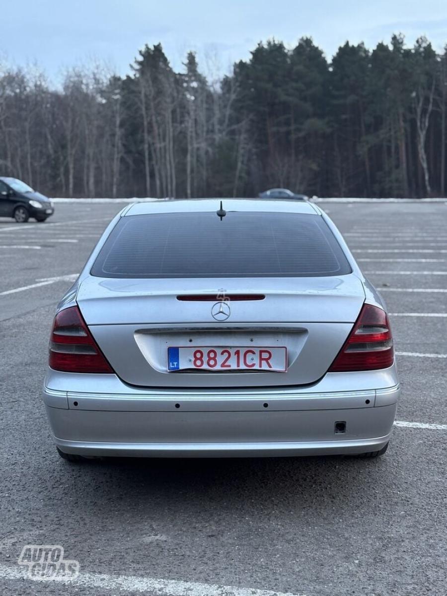 Grey Mercedes-Benz E 320 2003 in Klaipeda, with an engine capacity of 3.20 L and mileage of 400 thousand km for 2800 €, photo 7 on AUTOMOTO.COM.LV
