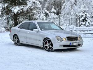 Pelēks Mercedes-Benz E 320 2003 Rīga, ar dzinēja tilpumu 3.20 L un nobraukumu 295 tūkst. km par 3300 €, foto 3 vietnē AUTOMOTO.COM.LV