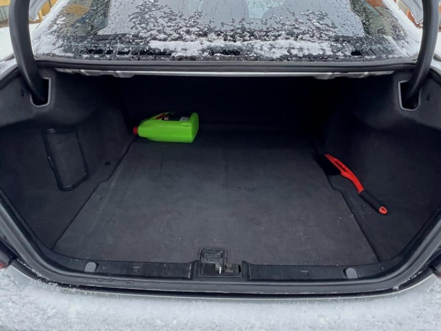 Pelēks Mercedes-Benz E 320 2003 Rīga, ar dzinēja tilpumu 3.20 L un nobraukumu 295 tūkst. km par 3300 €, foto 10 vietnē AUTOMOTO.COM.LV