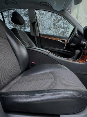 Pelēks Mercedes-Benz E 320 2003 Rīga, ar dzinēja tilpumu 3.20 L un nobraukumu 295 tūkst. km par 3300 €, foto 12 vietnē AUTOMOTO.COM.LV