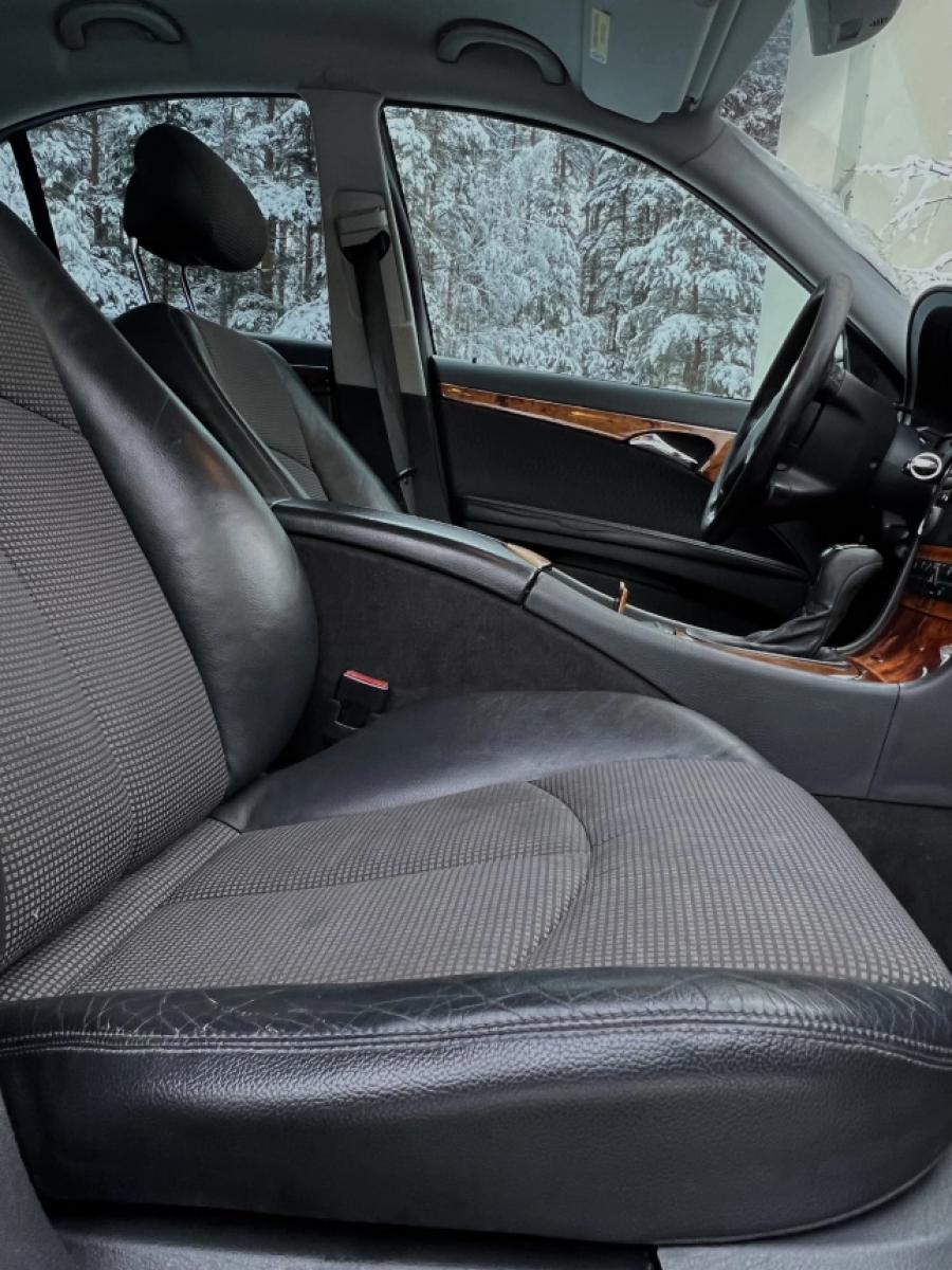 Pelēks Mercedes-Benz E 320 2003 Rīga, ar dzinēja tilpumu 3.20 L un nobraukumu 295 tūkst. km par 3300 €, foto 12 vietnē AUTOMOTO.COM.LV