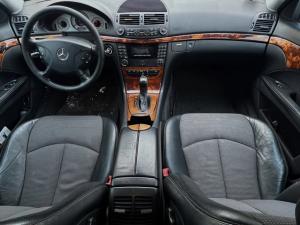 Pelēks Mercedes-Benz E 320 2003 Rīga, ar dzinēja tilpumu 3.20 L un nobraukumu 295 tūkst. km par 3300 €, foto 16 vietnē AUTOMOTO.COM.LV