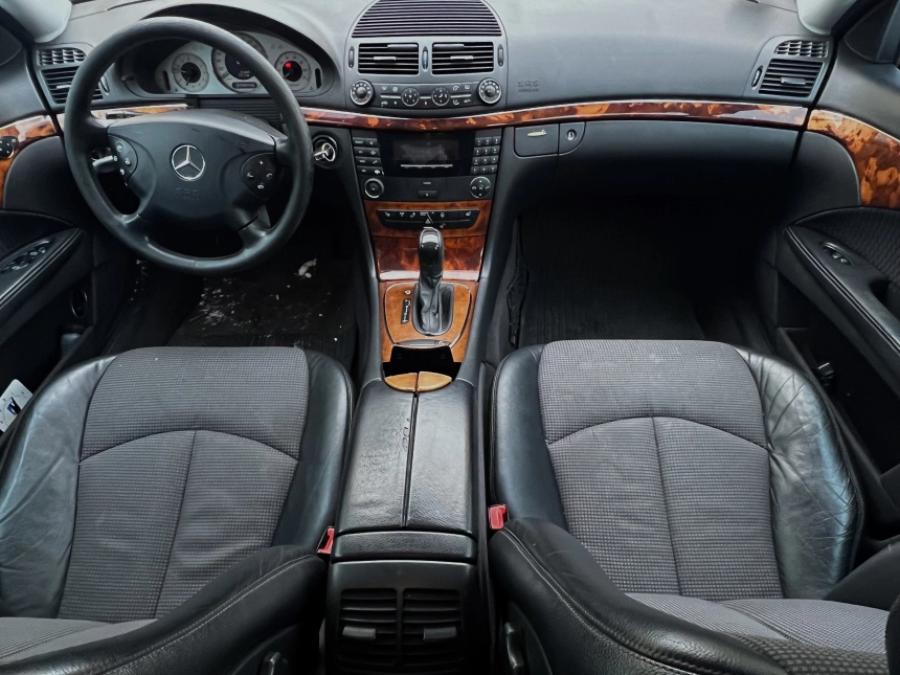Pelēks Mercedes-Benz E 320 2003 Rīga, ar dzinēja tilpumu 3.20 L un nobraukumu 295 tūkst. km par 3300 €, foto 16 vietnē AUTOMOTO.COM.LV
