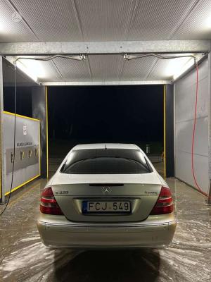 Grey Mercedes-Benz E 320 2003 in Utena, with an engine capacity of 3.20 L and mileage of 287 thousand km for 3200 €, photo 6 on AUTOMOTO.COM.LV