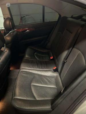 Grey Mercedes-Benz E 320 2003 in Utena, with an engine capacity of 3.20 L and mileage of 287 thousand km for 3200 €, photo 11 on AUTOMOTO.COM.LV