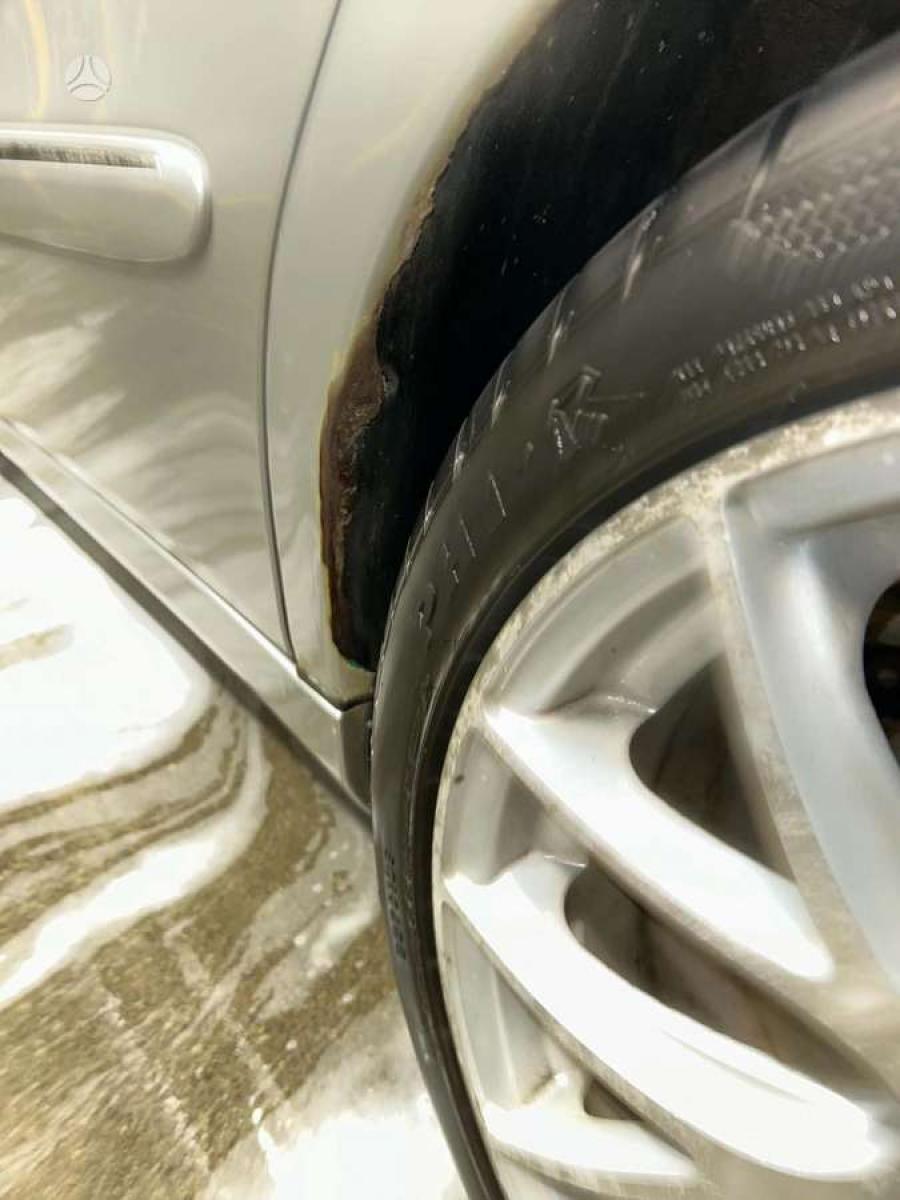 Grey Mercedes-Benz E 320 2003 in Utena, with an engine capacity of 3.20 L and mileage of 287 thousand km for 3200 €, photo 14 on AUTOMOTO.COM.LV