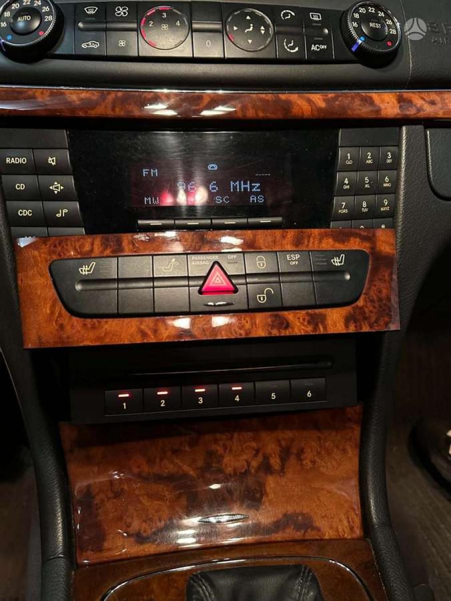 Grey Mercedes-Benz E 320 2003 in Utena, with an engine capacity of 3.20 L and mileage of 287 thousand km for 3200 €, photo 18 on AUTOMOTO.COM.LV