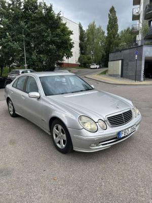 Серый Мерседес Е 320 2003 в Вильнюс, объемом двигателя 3.20 л и пробегом 389 тыс. км за 1550 €, фото 3 на AUTOMOTO.COM.LV