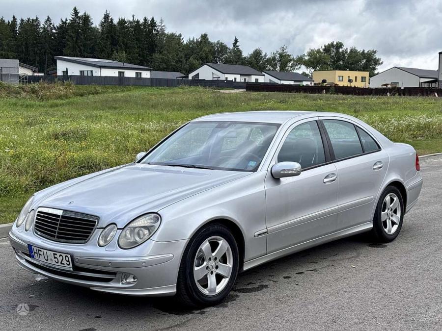 Pelēks Mercedes-Benz E 320 2003 Viļņa, ar dzinēja tilpumu 3.22 L un nobraukumu 230 tūkst. km par 3400 €, foto 1 vietnē AUTOMOTO.COM.LV