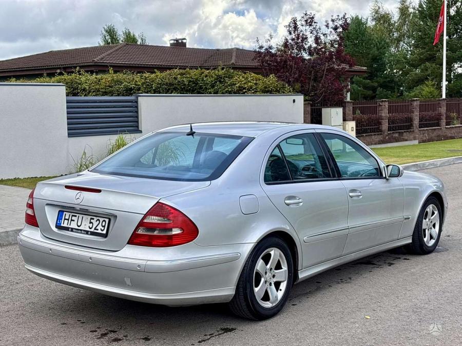 Pelēks Mercedes-Benz E 320 2003 Viļņa, ar dzinēja tilpumu 3.22 L un nobraukumu 230 tūkst. km par 3400 €, foto 8 vietnē AUTOMOTO.COM.LV
