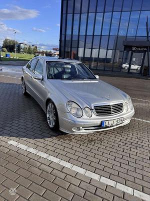 Pelēks Mercedes-Benz E 320 2003 Kauņa, ar dzinēja tilpumu 3.22 L un nobraukumu 510 tūkst. km par 3100 €, foto 3 vietnē AUTOMOTO.COM.LV