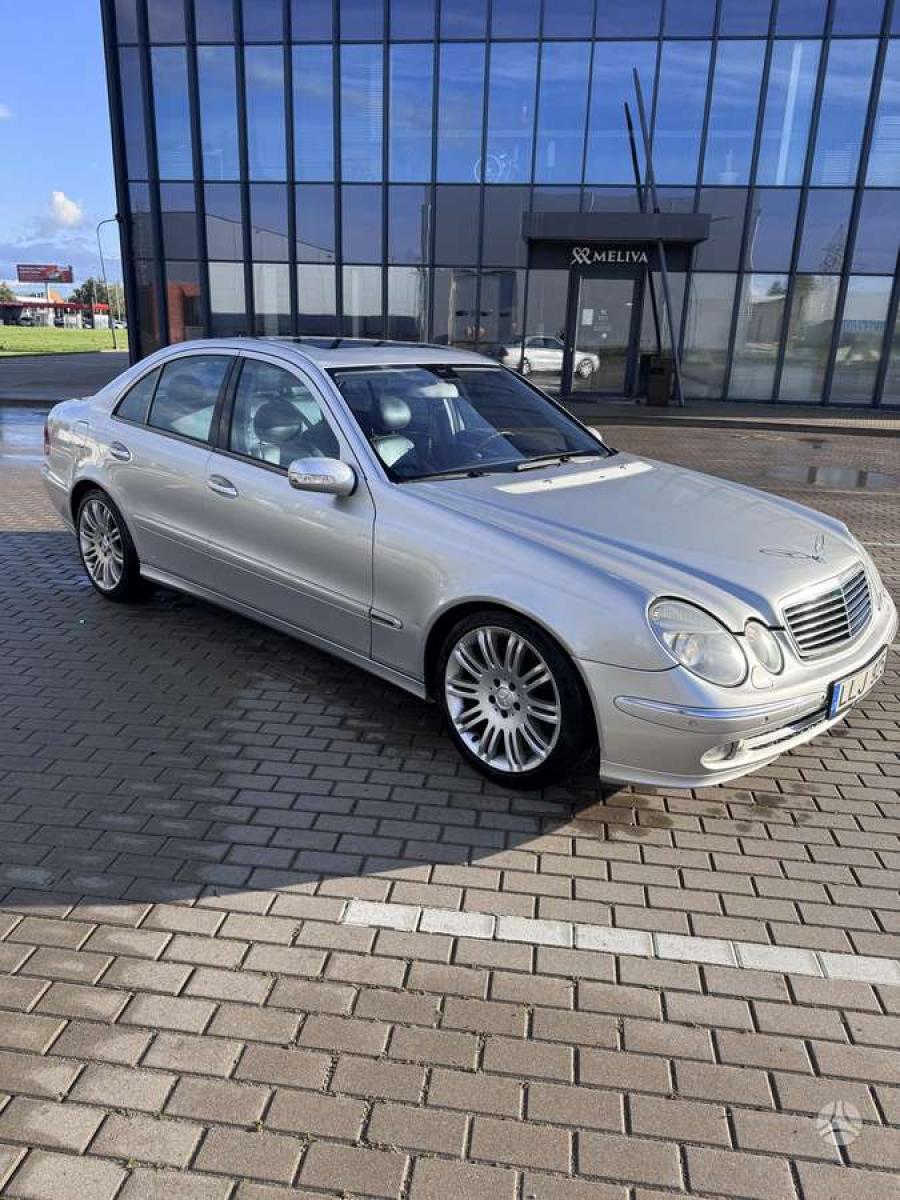 Pelēks Mercedes-Benz E 320 2003 Kauņa, ar dzinēja tilpumu 3.22 L un nobraukumu 510 tūkst. km par 3100 €, foto 4 vietnē AUTOMOTO.COM.LV