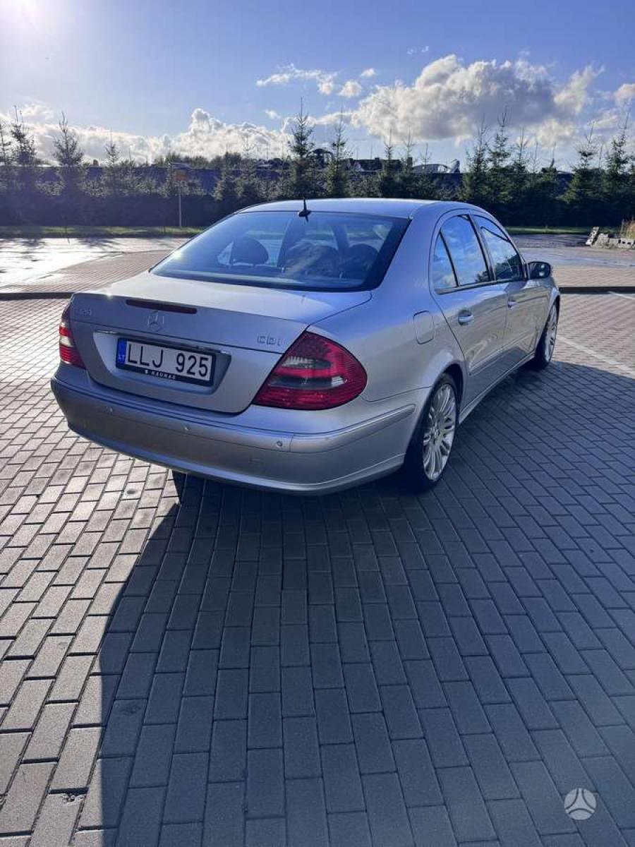 Pelēks Mercedes-Benz E 320 2003 Kauņa, ar dzinēja tilpumu 3.22 L un nobraukumu 510 tūkst. km par 3100 €, foto 5 vietnē AUTOMOTO.COM.LV
