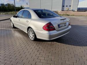 Pelēks Mercedes-Benz E 320 2003 Kauņa, ar dzinēja tilpumu 3.22 L un nobraukumu 510 tūkst. km par 3100 €, foto 7 vietnē AUTOMOTO.COM.LV