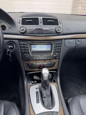Pelēks Mercedes-Benz E 320 2003 Kauņa, ar dzinēja tilpumu 3.22 L un nobraukumu 510 tūkst. km par 3100 €, foto 8 vietnē AUTOMOTO.COM.LV
