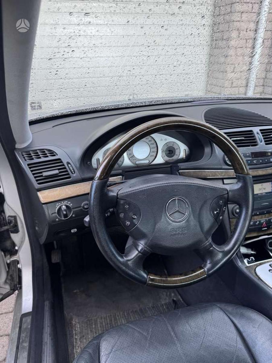 Pelēks Mercedes-Benz E 320 2003 Kauņa, ar dzinēja tilpumu 3.22 L un nobraukumu 510 tūkst. km par 3100 €, foto 10 vietnē AUTOMOTO.COM.LV