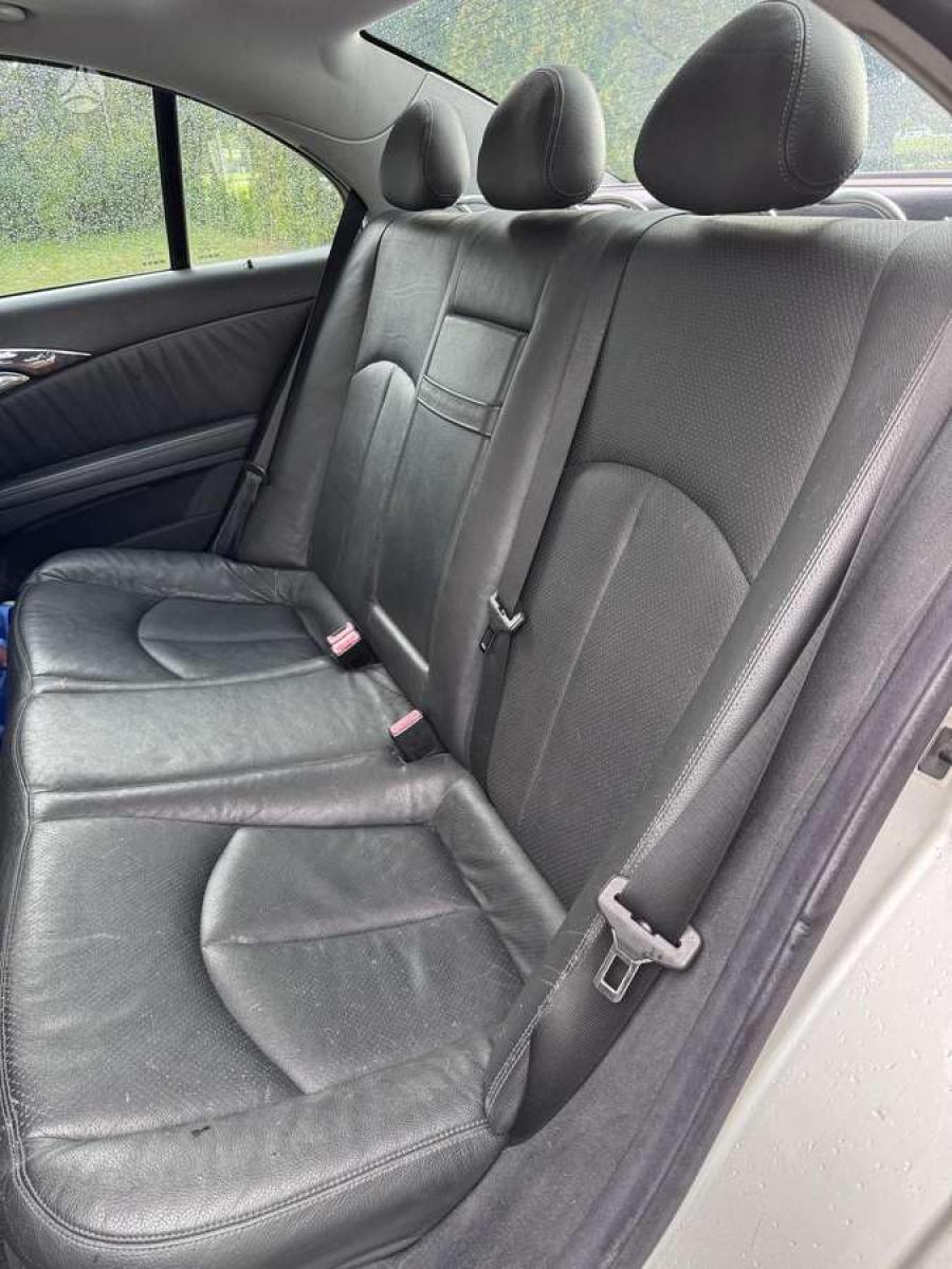 Pelēks Mercedes-Benz E 320 2003 Kauņa, ar dzinēja tilpumu 3.22 L un nobraukumu 510 tūkst. km par 3100 €, foto 13 vietnē AUTOMOTO.COM.LV
