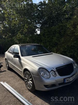 Pelēks Mercedes-Benz E 320 2003 Rīga, ar dzinēja tilpumu 3.20 L un nobraukumu 347 tūkst. km par 1900 €, foto  vietnē AUTOMOTO.COM.LV