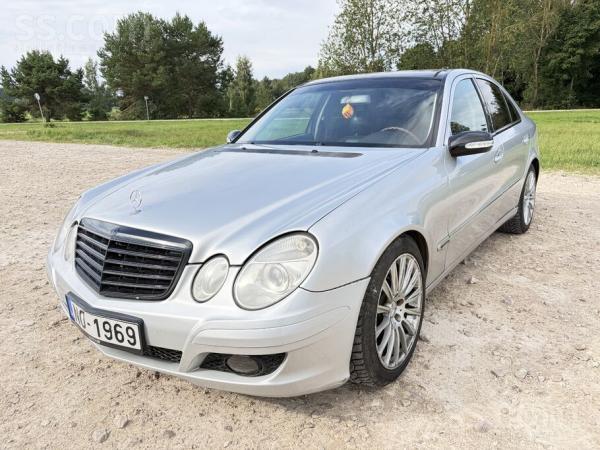 Pelēks Mercedes-Benz E 320 2003 Rīga, ar dzinēja tilpumu 3.20 L un nobraukumu 348 tūkst. km par 2000 €, foto 3 vietnē AUTOMOTO.COM.LV