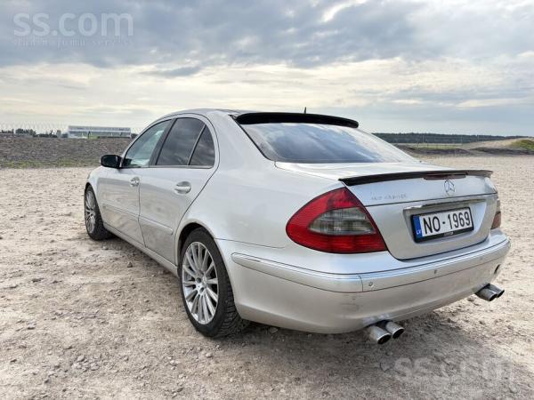 Pelēks Mercedes-Benz E 320 2003 Rīga, ar dzinēja tilpumu 3.20 L un nobraukumu 348 tūkst. km par 2000 €, foto 4 vietnē AUTOMOTO.COM.LV