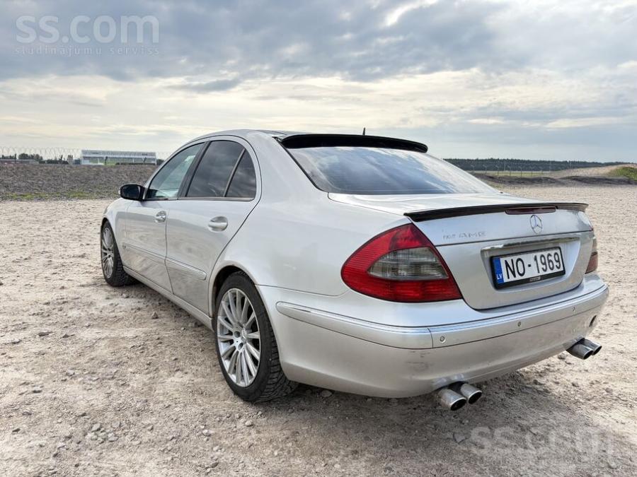 Pelēks Mercedes-Benz E 320 2003 Rīga, ar dzinēja tilpumu 3.20 L un nobraukumu 348 tūkst. km par 2000 €, foto 4 vietnē AUTOMOTO.COM.LV