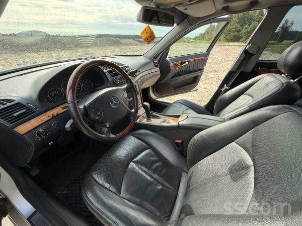 Pelēks Mercedes-Benz E 320 2003 Rīga, ar dzinēja tilpumu 3.20 L un nobraukumu 348 tūkst. km par 2000 €, foto 6 vietnē AUTOMOTO.COM.LV