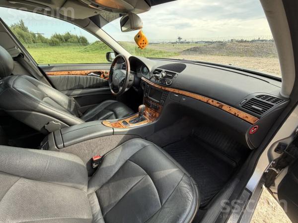 Pelēks Mercedes-Benz E 320 2003 Rīga, ar dzinēja tilpumu 3.20 L un nobraukumu 348 tūkst. km par 2000 €, foto 7 vietnē AUTOMOTO.COM.LV