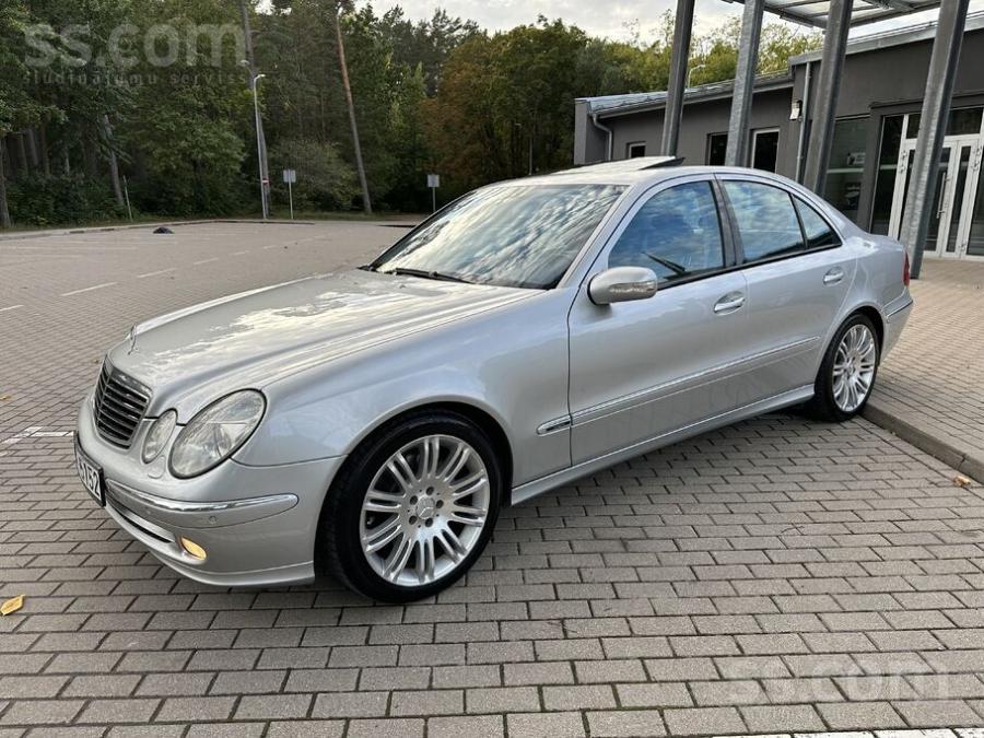 Grey Mercedes-Benz E 320 2003 in Riga, with an engine capacity of 3.00 L and mileage of 355 thousand km for 5600 €, photo 3 on AUTOMOTO.COM.LV