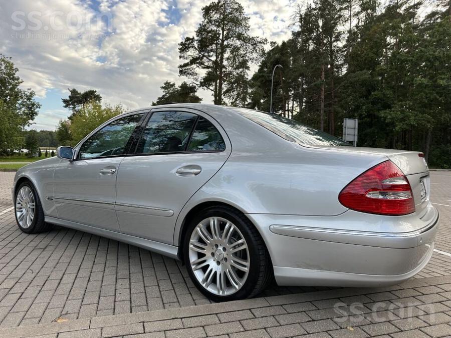 Grey Mercedes-Benz E 320 2003 in Riga, with an engine capacity of 3.00 L and mileage of 355 thousand km for 5600 €, photo 6 on AUTOMOTO.COM.LV