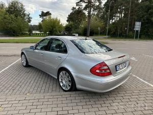 Grey Mercedes-Benz E 320 2003 in Riga, with an engine capacity of 3.00 L and mileage of 355 thousand km for 5600 €, photo 7 on AUTOMOTO.COM.LV