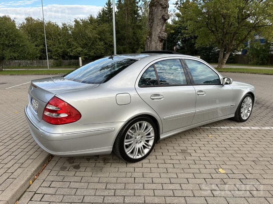 Grey Mercedes-Benz E 320 2003 in Riga, with an engine capacity of 3.00 L and mileage of 355 thousand km for 5600 €, photo 8 on AUTOMOTO.COM.LV