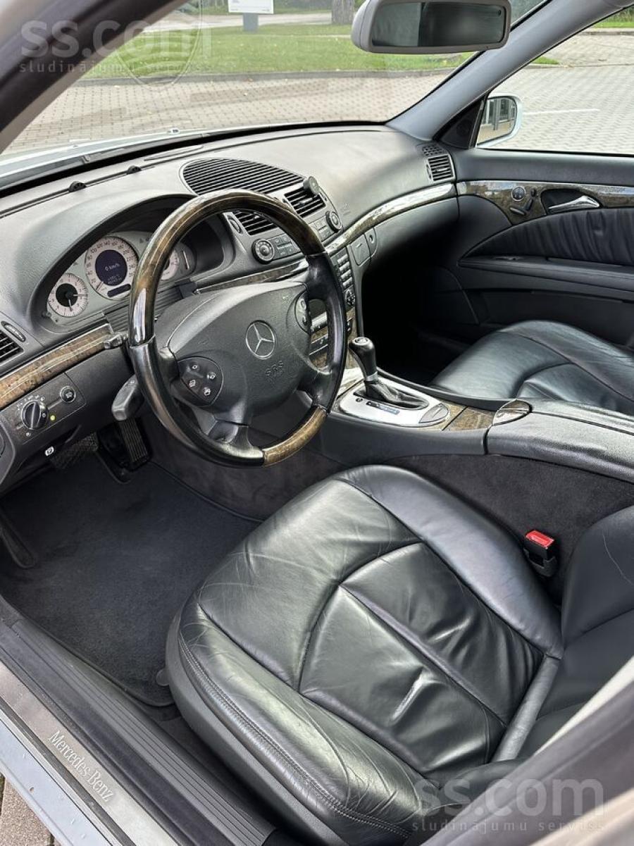 Grey Mercedes-Benz E 320 2003 in Riga, with an engine capacity of 3.00 L and mileage of 355 thousand km for 5600 €, photo 11 on AUTOMOTO.COM.LV