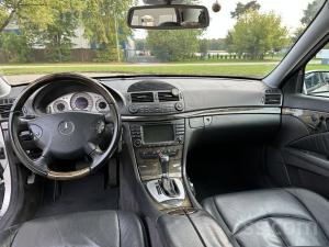 Grey Mercedes-Benz E 320 2003 in Riga, with an engine capacity of 3.00 L and mileage of 355 thousand km for 5600 €, photo 13 on AUTOMOTO.COM.LV