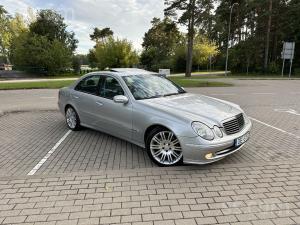 Grey Mercedes-Benz E 320 2003 in Riga, with an engine capacity of 3.00 L and mileage of 355 thousand km for 5600 €, photo 16 on AUTOMOTO.COM.LV