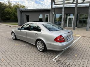 Grey Mercedes-Benz E 320 2003 in Riga, with an engine capacity of 3.00 L and mileage of 355 thousand km for 5600 €, photo 18 on AUTOMOTO.COM.LV