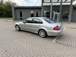 Grey Mercedes-Benz E 320 2003 in Riga, with an engine capacity of 3.00 L and mileage of 355 thousand km for 5600 €, photo 19 on AUTOMOTO.COM.LV