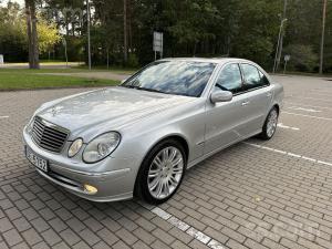 Grey Mercedes-Benz E 320 2003 in Riga, with an engine capacity of 3.00 L and mileage of 355 thousand km for 5600 €, photo 23 on AUTOMOTO.COM.LV