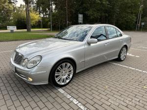 Grey Mercedes-Benz E 320 2003 in Riga, with an engine capacity of 3.00 L and mileage of 355 thousand km for 5600 €, photo 24 on AUTOMOTO.COM.LV