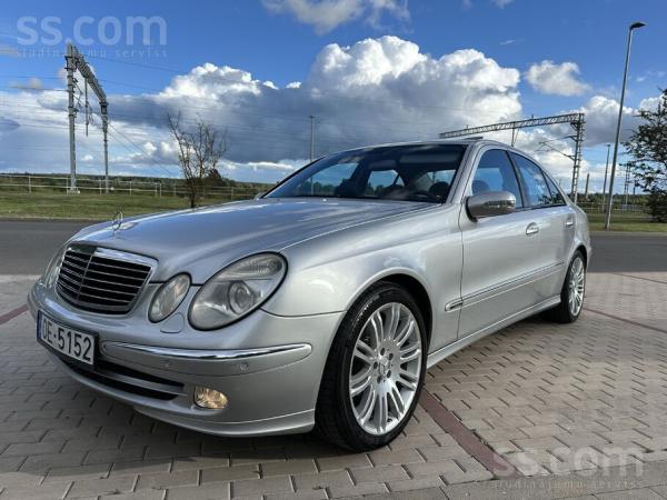 Pelēks Mercedes-Benz E 320 2003 Rīga, ar dzinēja tilpumu 3.00 L un nobraukumu 355 tūkst. km par 5100 €, foto 1 vietnē AUTOMOTO.COM.LV