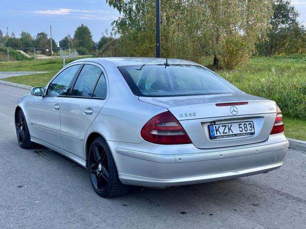 Pelēks Mercedes-Benz E 320 2003 Viļņa, ar dzinēja tilpumu 3.22 L un nobraukumu 380 tūkst. km par 2600 €, foto 4 vietnē AUTOMOTO.COM.LV