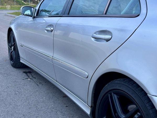 Pelēks Mercedes-Benz E 320 2003 Viļņa, ar dzinēja tilpumu 3.22 L un nobraukumu 380 tūkst. km par 2600 €, foto 5 vietnē AUTOMOTO.COM.LV