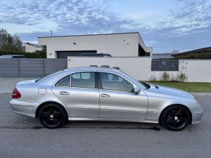 Grey Mercedes-Benz E 320 2003 in Vilnius, with an engine capacity of 3.22 L and mileage of 380 thousand km for 2600 €, photo 10 on AUTOMOTO.COM.LV