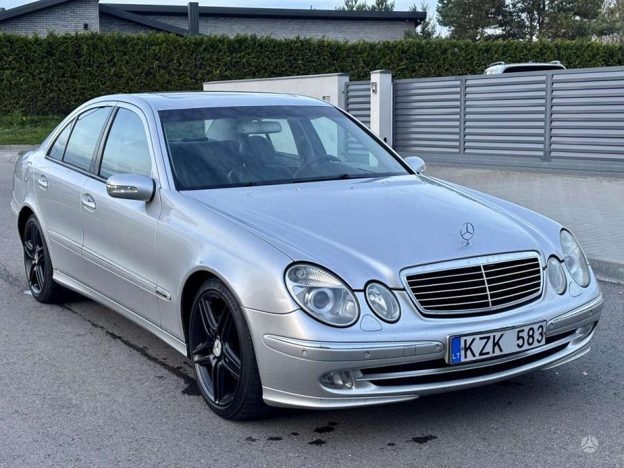 Grey Mercedes-Benz E 320 2003 in Vilnius, with an engine capacity of 3.22 L and mileage of 380 thousand km for 2600 €, photo 11 on AUTOMOTO.COM.LV